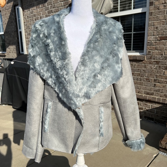 Ashro | Jackets & Coats | Very Cute And Fun Ashro Faux Fur Trimmed ...